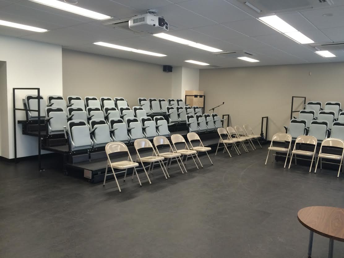 Portable Retractable Bleachers for Cégep Garneau